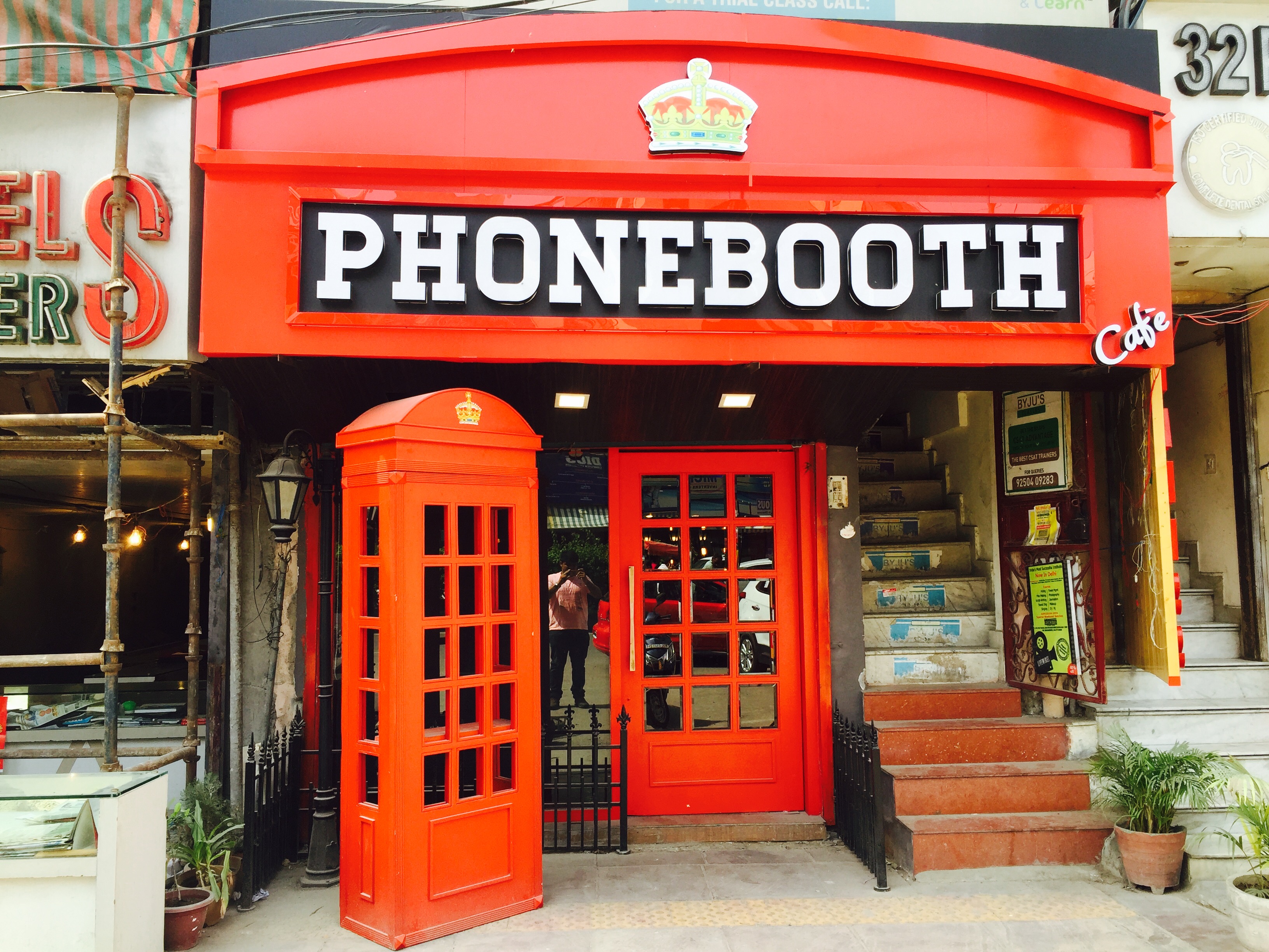 Restaurant Review: Phonebooth Cafe, Hudson Lane - ChicLifeByte